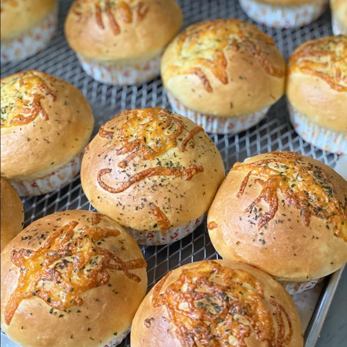 Roti Bunting 1 Kotak (Isi 9 – Berbagai Rasa) - Sabira